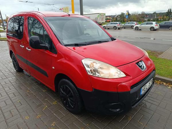 Sarkans Peugeot Partner 2011 Kauņa, ar dzinēja tilpumu 1.60 L un nobraukumu 300 tūkst. km par 1950 €, foto 3 vietnē AUTOMOTO.COM.LV