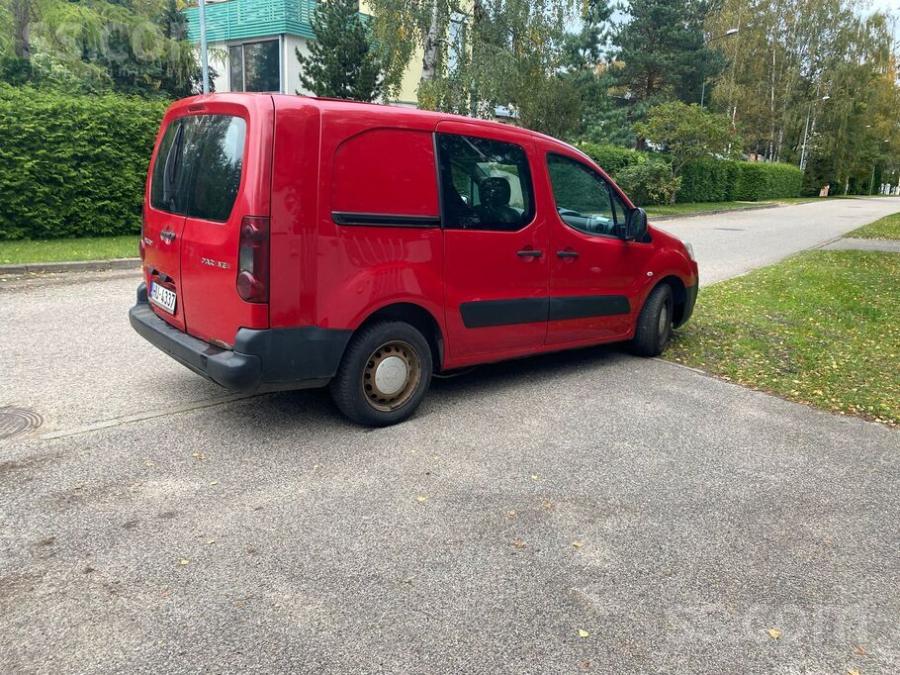 Sarkans Peugeot Partner 2011 Rīga, ar dzinēja tilpumu 1.60 L un nobraukumu 355 tūkst. km par 2320 €, foto 3 vietnē AUTOMOTO.COM.LV