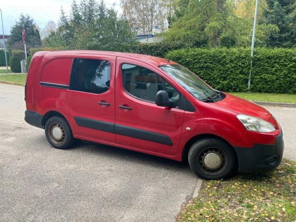Sarkans Peugeot Partner 2011 Rīga, ar dzinēja tilpumu 1.60 L un nobraukumu 355 tūkst. km par 2320 €, foto 3 vietnē AUTOMOTO.COM.LV
