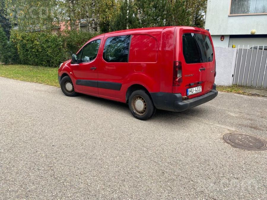 Sarkans Peugeot Partner 2011 Rīga, ar dzinēja tilpumu 1.60 L un nobraukumu 355 tūkst. km par 2320 €, foto 7 vietnē AUTOMOTO.COM.LV