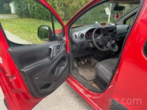 Sarkans Peugeot Partner 2011 Rīga, ar dzinēja tilpumu 1.60 L un nobraukumu 355 tūkst. km par 2320 €, foto 8 vietnē AUTOMOTO.COM.LV