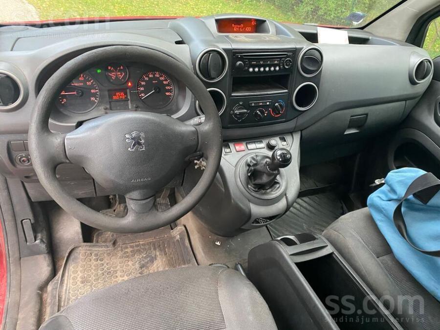 Sarkans Peugeot Partner 2011 Rīga, ar dzinēja tilpumu 1.60 L un nobraukumu 355 tūkst. km par 2320 €, foto 9 vietnē AUTOMOTO.COM.LV
