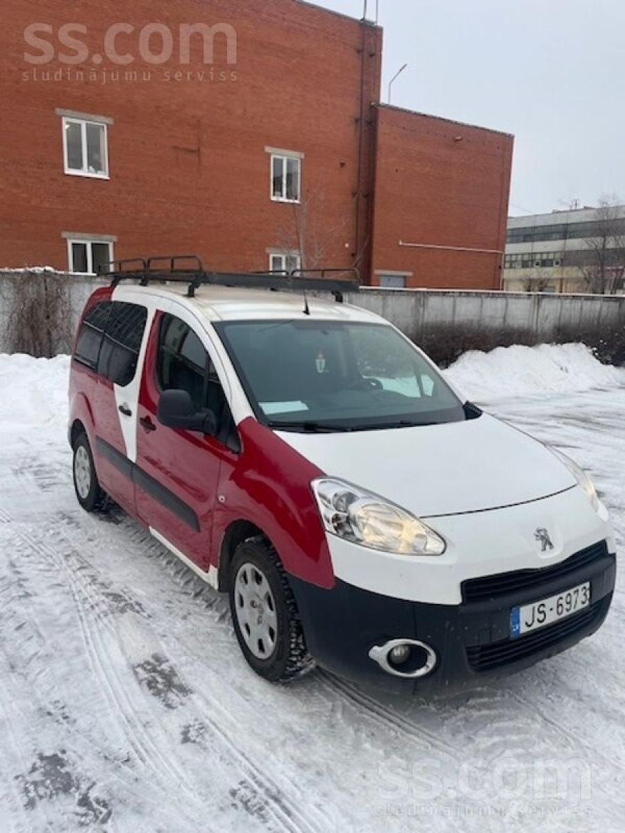 Sarkans Peugeot Partner 2014 Rīga, ar dzinēja tilpumu 1.60 L un nobraukumu 250 tūkst. km par 1800 €, foto 3 vietnē AUTOMOTO.COM.LV