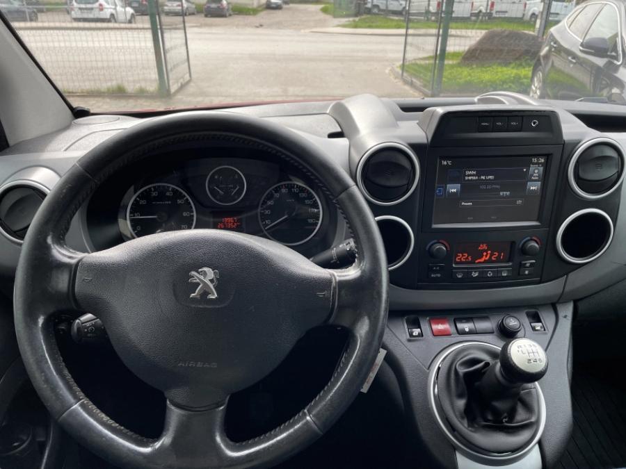 Красный Пежо Partner 2016 в Рига, объемом двигателя 1.60 л и пробегом 267 тыс. км за 4990 €, фото 11 на AUTOMOTO.COM.LV