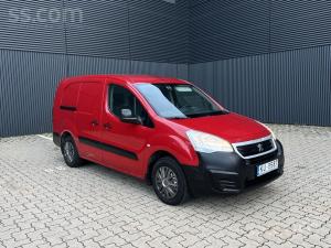 Red Peugeot Partner 2017 in Riga, with an engine capacity of 1.60 L and mileage of 237 thousand km for 4990 €, photo 3 on AUTOMOTO.COM.LV
