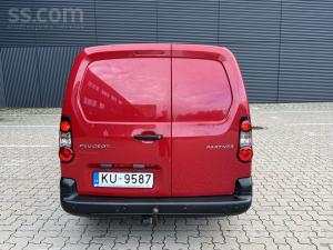 Red Peugeot Partner 2017 in Riga, with an engine capacity of 1.60 L and mileage of 237 thousand km for 4990 €, photo 5 on AUTOMOTO.COM.LV