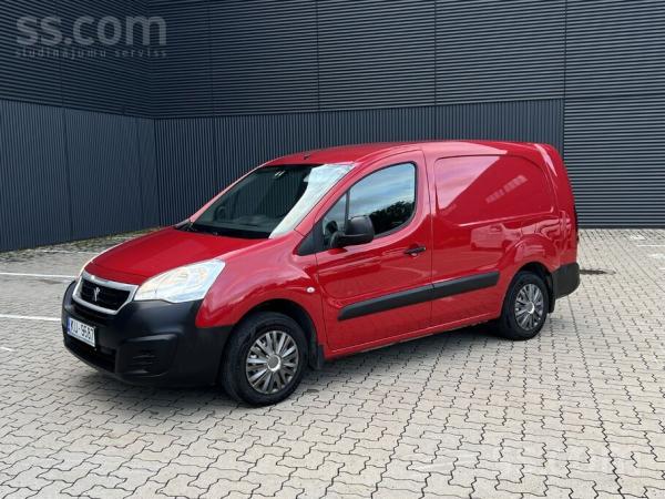 Red Peugeot Partner 2017 in Riga, with an engine capacity of 1.60 L and mileage of 237 thousand km for 4990 €, photo 1 on AUTOMOTO.COM.LV