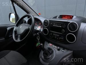 Красный Пежо Partner 2017 в Рига, объемом двигателя 1.60 л и пробегом 237 тыс. км за 4290 €, фото 8 на AUTOMOTO.COM.LV