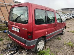 Red Peugeot Partner 2004 in Narva, with an engine capacity of 1.60 L and mileage of 291 thousand km for 399 €, photo 6 on AUTOMOTO.COM.LV