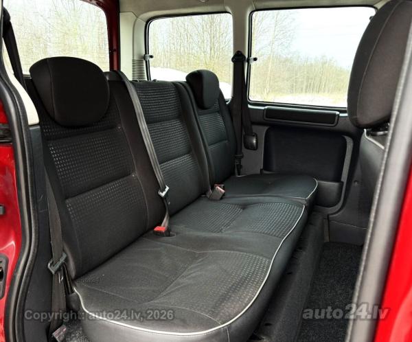 Sarkans Peugeot Partner 2007 Tallina, ar dzinēja tilpumu 1.60 L un nobraukumu 0 tūkst. km par 1400 €, foto 11 vietnē AUTOMOTO.COM.LV