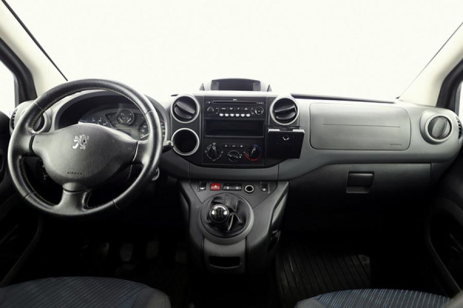 Sarkans Peugeot Partner 2009 Tallina, ar dzinēja tilpumu 1.60 L un nobraukumu 315 tūkst. km par 1699 €, foto 6 vietnē AUTOMOTO.COM.LV