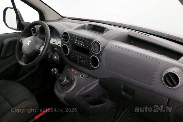 Red Peugeot Partner 2011 in Tallinn, with an engine capacity of 1.60 L and mileage of 336 thousand km for 999 €, photo 6 on AUTOMOTO.COM.LV
