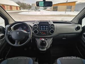Sarkans Peugeot Partner 2016 Paide, ar dzinēja tilpumu 1.60 L un nobraukumu 138 tūkst. km par 7650 €, foto 8 vietnē AUTOMOTO.COM.LV