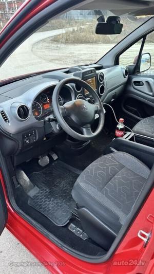 Sarkans Peugeot Partner 2018 Tallina, ar dzinēja tilpumu 1.60 L un nobraukumu 357 tūkst. km par 5300 €, foto 5 vietnē AUTOMOTO.COM.LV