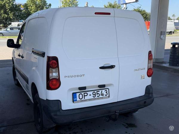 Balts Peugeot Partner 2017 Kauņa, ar dzinēja tilpumu 0.00 L un nobraukumu 154 tūkst. km par 5850 €, foto 4 vietnē AUTOMOTO.COM.LV