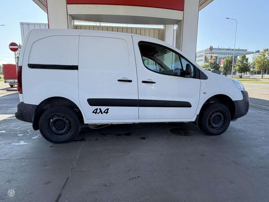 Balts Peugeot Partner 2017 Kauņa, ar dzinēja tilpumu 0.00 L un nobraukumu 154 tūkst. km par 5850 €, foto 6 vietnē AUTOMOTO.COM.LV