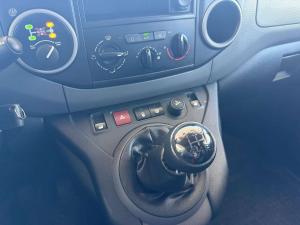 Balts Peugeot Partner 2017 Kauņa, ar dzinēja tilpumu 0.00 L un nobraukumu 154 tūkst. km par 5850 €, foto 13 vietnē AUTOMOTO.COM.LV