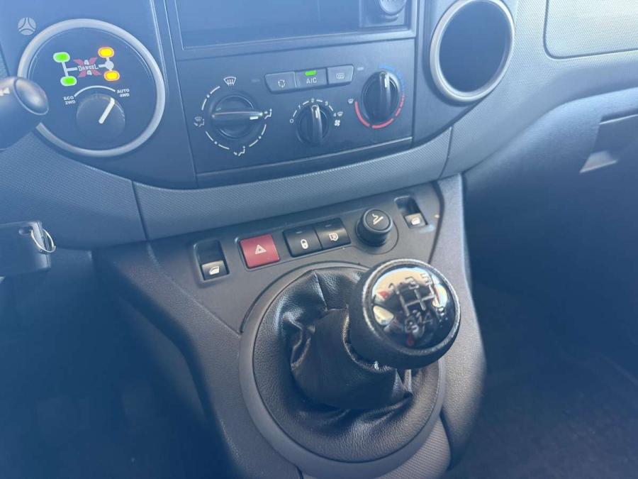 Balts Peugeot Partner 2017 Kauņa, ar dzinēja tilpumu 0.00 L un nobraukumu 154 tūkst. km par 5850 €, foto 13 vietnē AUTOMOTO.COM.LV
