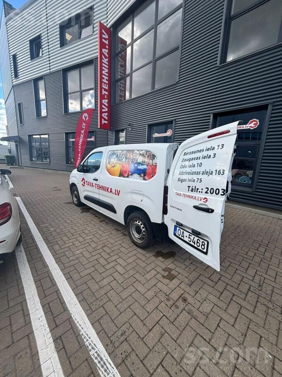 White Peugeot Partner 2019 in Rezekne, with an engine capacity of 1.50 L and mileage of 246 thousand km for 6500 €, photo 4 on AUTOMOTO.COM.LV