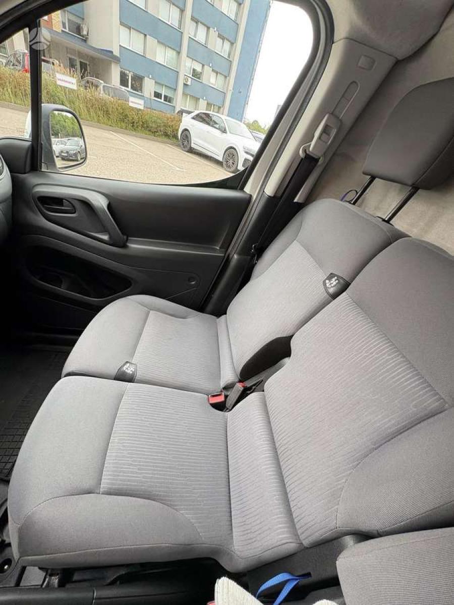 White Peugeot Partner 2014 in Vilnius, with an engine capacity of 1.56 L and mileage of 343 thousand km for 3146 €, photo 10 on AUTOMOTO.COM.LV