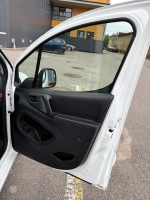 White Peugeot Partner 2014 in Vilnius, with an engine capacity of 1.56 L and mileage of 343 thousand km for 3146 €, photo 12 on AUTOMOTO.COM.LV