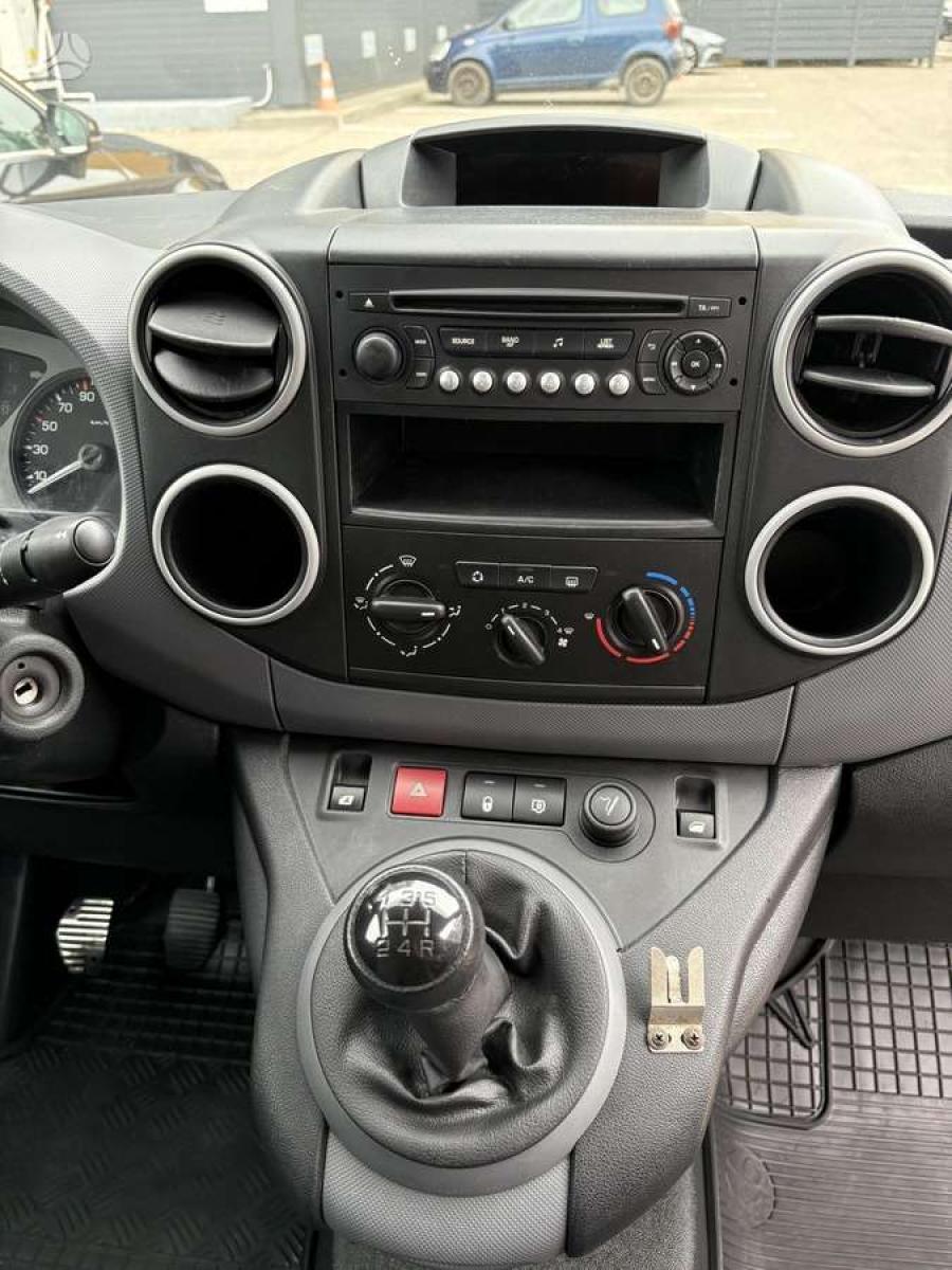 White Peugeot Partner 2014 in Vilnius, with an engine capacity of 1.56 L and mileage of 343 thousand km for 3146 €, photo 16 on AUTOMOTO.COM.LV