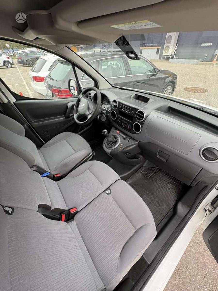 White Peugeot Partner 2014 in Vilnius, with an engine capacity of 1.56 L and mileage of 343 thousand km for 3146 €, photo 17 on AUTOMOTO.COM.LV