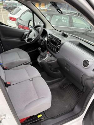 White Peugeot Partner 2014 in Vilnius, with an engine capacity of 1.56 L and mileage of 343 thousand km for 3146 €, photo 18 on AUTOMOTO.COM.LV