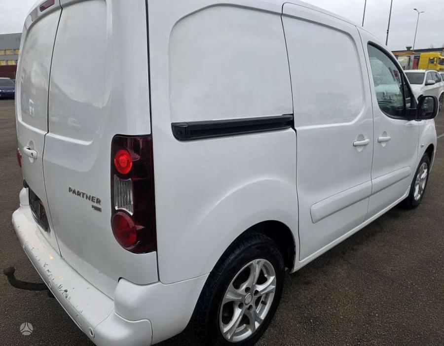 Balts Peugeot Partner 2014 Marijampole, ar dzinēja tilpumu 1.56 L un nobraukumu 239 tūkst. km par 3750 €, foto 5 vietnē AUTOMOTO.COM.LV