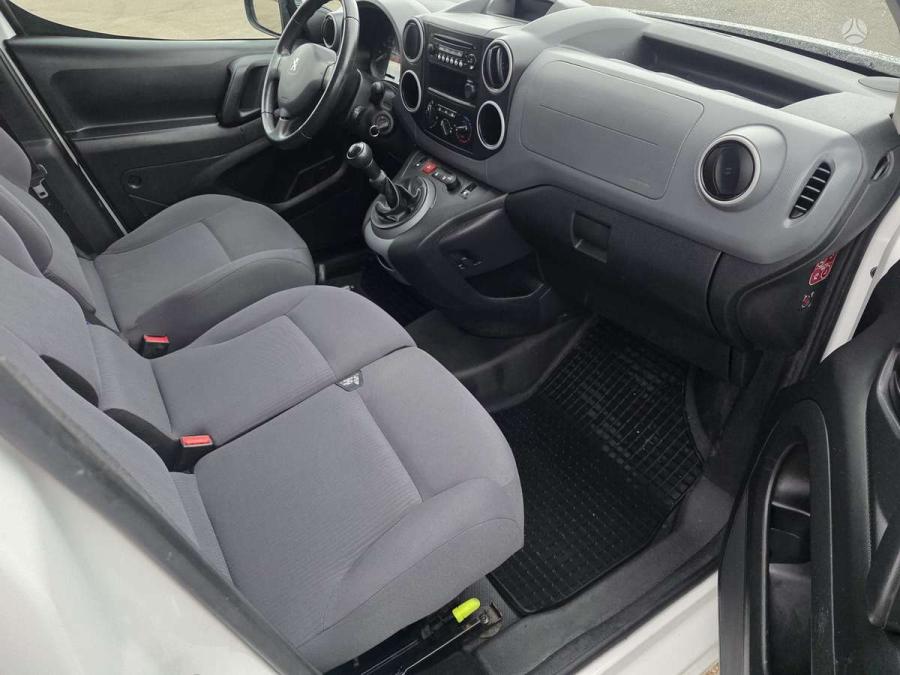 Balts Peugeot Partner 2014 Marijampole, ar dzinēja tilpumu 1.56 L un nobraukumu 239 tūkst. km par 3750 €, foto 10 vietnē AUTOMOTO.COM.LV