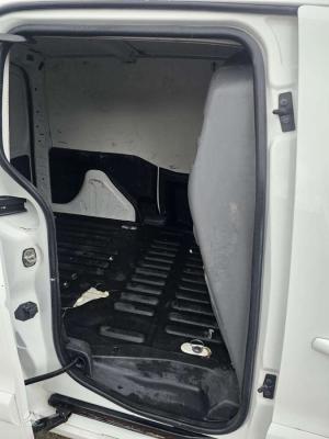 Balts Peugeot Partner 2014 Marijampole, ar dzinēja tilpumu 1.56 L un nobraukumu 239 tūkst. km par 3750 €, foto 11 vietnē AUTOMOTO.COM.LV
