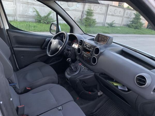 White Peugeot Partner 2015 in Kaunas, with an engine capacity of 1.60 L and mileage of 600 thousand km for 1990 €, photo 5 on AUTOMOTO.COM.LV
