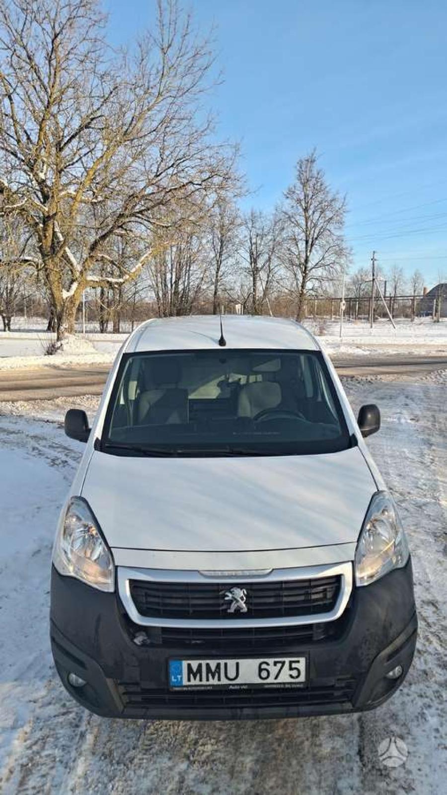 Balts Peugeot Partner 2016 Viļņa, ar dzinēja tilpumu 1.56 L un nobraukumu 226 tūkst. km par 2400 €, foto 4 vietnē AUTOMOTO.COM.LV
