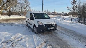 Balts Peugeot Partner 2016 Viļņa, ar dzinēja tilpumu 1.56 L un nobraukumu 226 tūkst. km par 2400 €, foto 5 vietnē AUTOMOTO.COM.LV