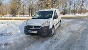 Balts Peugeot Partner 2016 Viļņa, ar dzinēja tilpumu 1.56 L un nobraukumu 226 tūkst. km par 2400 €, foto 6 vietnē AUTOMOTO.COM.LV