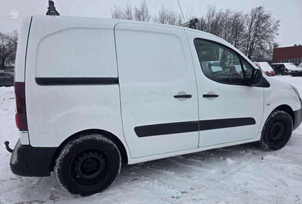 White Peugeot Partner 2016 in Marijampole, with an engine capacity of 1.56 L and mileage of 211 thousand km for 3850 €, photo 6 on AUTOMOTO.COM.LV