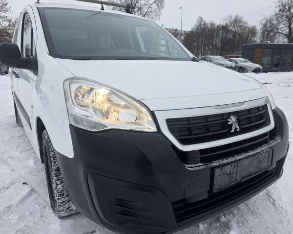 White Peugeot Partner 2016 in Marijampole, with an engine capacity of 1.56 L and mileage of 211 thousand km for 3850 €, photo 8 on AUTOMOTO.COM.LV