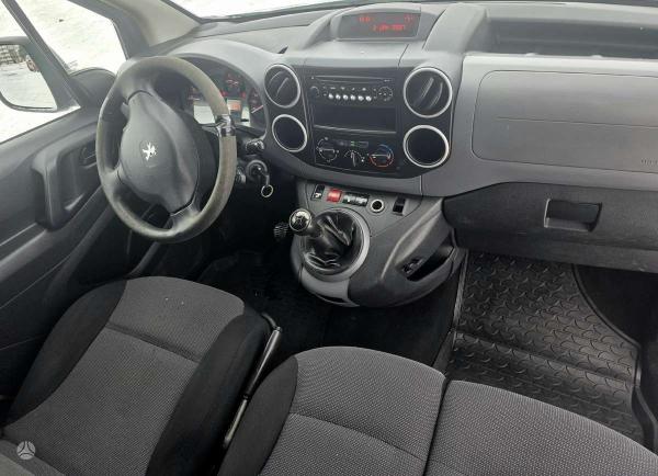 Balts Peugeot Partner 2016 Marijampole, ar dzinēja tilpumu 1.56 L un nobraukumu 211 tūkst. km par 3850 €, foto 11 vietnē AUTOMOTO.COM.LV