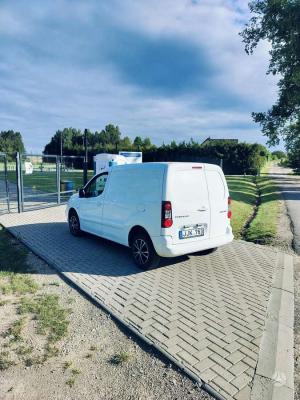 White Peugeot Partner 2016 in Vilnius, with an engine capacity of 1.56 L and mileage of 146 thousand km for 2300 €, photo 7 on AUTOMOTO.COM.LV