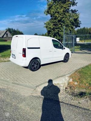 White Peugeot Partner 2016 in Vilnius, with an engine capacity of 1.56 L and mileage of 146 thousand km for 2300 €, photo 11 on AUTOMOTO.COM.LV