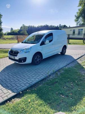 White Peugeot Partner 2016 in Vilnius, with an engine capacity of 1.56 L and mileage of 146 thousand km for 2300 €, photo 17 on AUTOMOTO.COM.LV