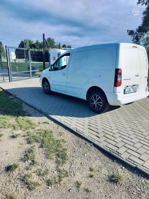 White Peugeot Partner 2016 in Vilnius, with an engine capacity of 1.56 L and mileage of 146 thousand km for 2300 €, photo 22 on AUTOMOTO.COM.LV
