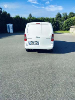 White Peugeot Partner 2016 in Vilnius, with an engine capacity of 1.56 L and mileage of 146 thousand km for 2300 €, photo 27 on AUTOMOTO.COM.LV