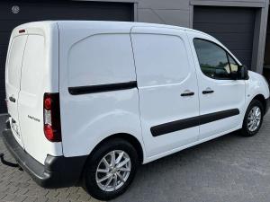 White Peugeot Partner 2017 in Kaunas, with an engine capacity of 1.56 L and mileage of 198 thousand km for 5300 €, photo 3 on AUTOMOTO.COM.LV