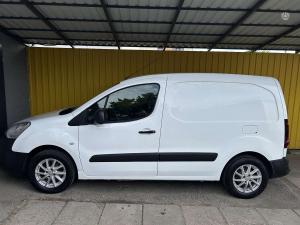 White Peugeot Partner 2017 in Kaunas, with an engine capacity of 1.56 L and mileage of 198 thousand km for 5300 €, photo 4 on AUTOMOTO.COM.LV