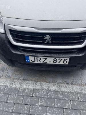 White Peugeot Partner 2017 in Kaunas, with an engine capacity of 1.56 L and mileage of 263 thousand km for 4700 €, photo 5 on AUTOMOTO.COM.LV