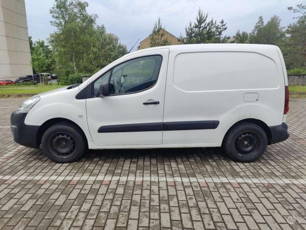 Balts Peugeot Partner 2018 Viļņa, ar dzinēja tilpumu 1.56 L un nobraukumu 179 tūkst. km par 2800 €, foto 2 vietnē AUTOMOTO.COM.LV