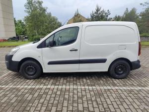 White Peugeot Partner 2018 in Vilnius, with an engine capacity of 1.56 L and mileage of 179 thousand km for 2800 €, photo 3 on AUTOMOTO.COM.LV