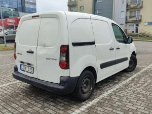 White Peugeot Partner 2018 in Vilnius, with an engine capacity of 1.56 L and mileage of 179 thousand km for 2800 €, photo 4 on AUTOMOTO.COM.LV
