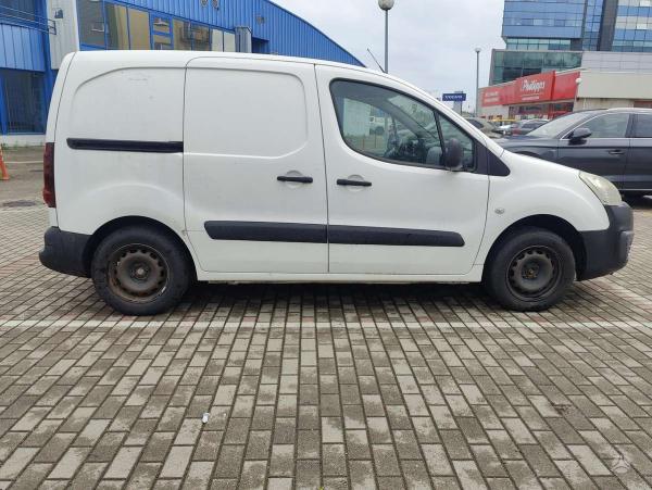 Balts Peugeot Partner 2018 Viļņa, ar dzinēja tilpumu 1.56 L un nobraukumu 179 tūkst. km par 2800 €, foto 4 vietnē AUTOMOTO.COM.LV